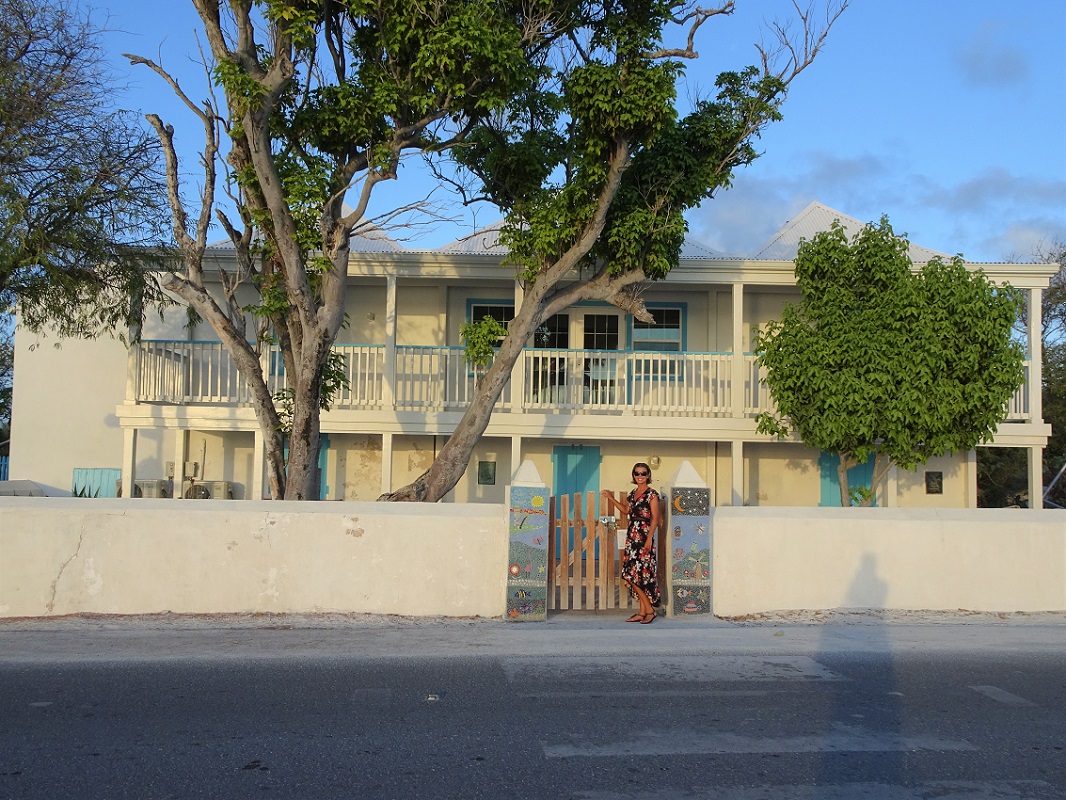 Big Sand Cay to Grand Turk, and land a mahi-mahi - Sail Cloudy Bay ...