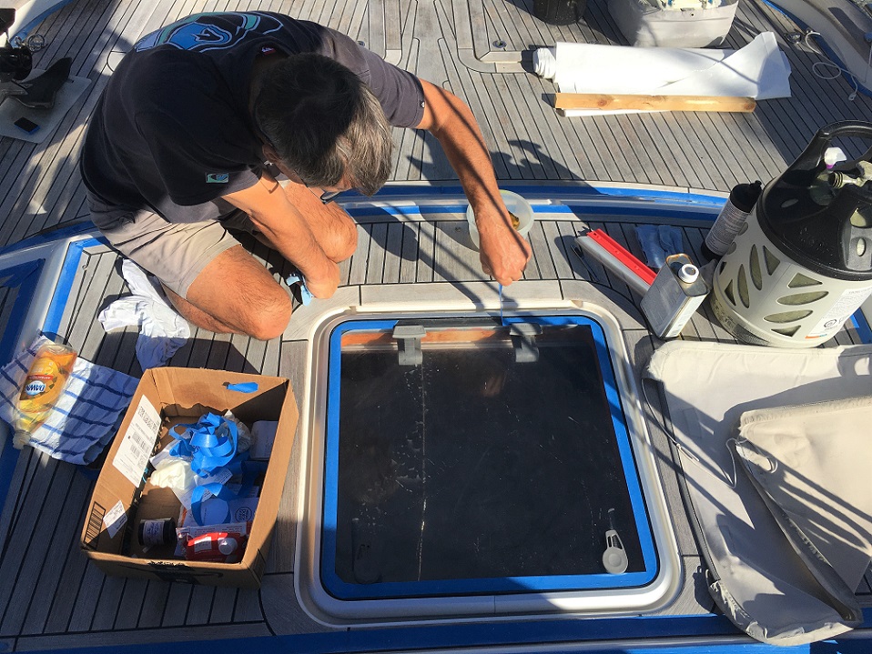 Seal deck hatches and engines test - Sail Cloudy Bay - Sailing Blog
